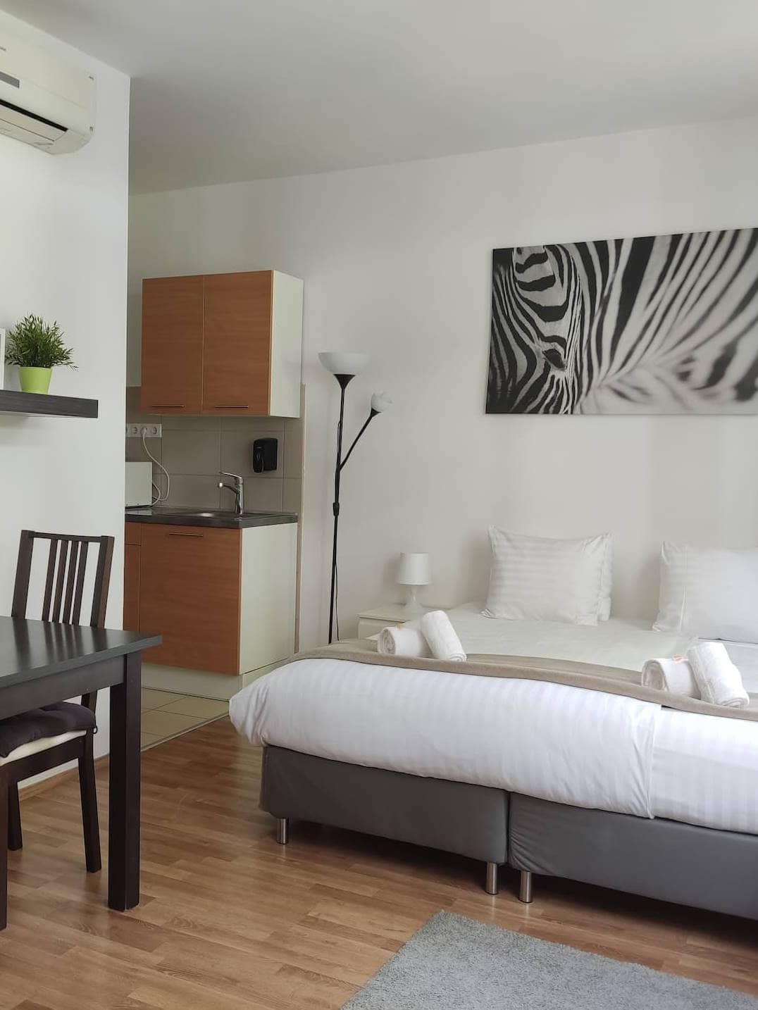 Apartments - Corvin Center Suites